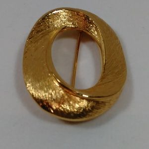 Napier | Jewelry | Vintage Napier Oval O Brooch Pin Brushed Gold Tone ...